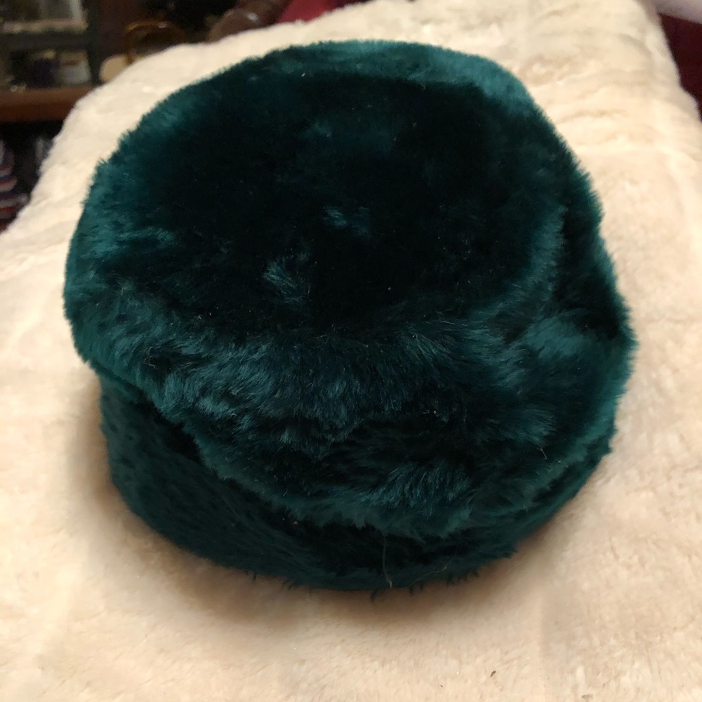 Vintage Austrian Emerald Green Dyed Beaver Fur Cap Ha… - Gem